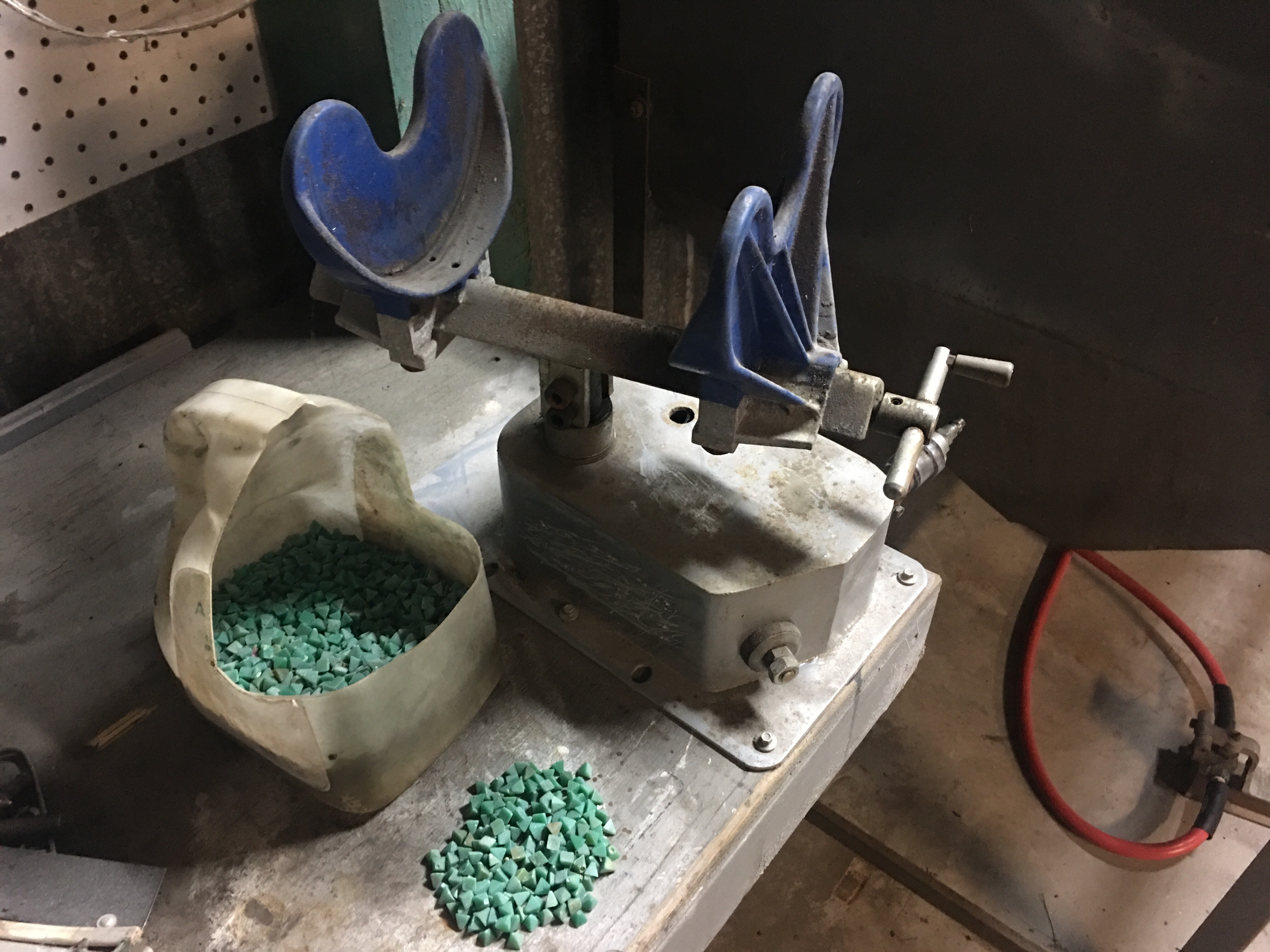 Very effective small parts cleaner